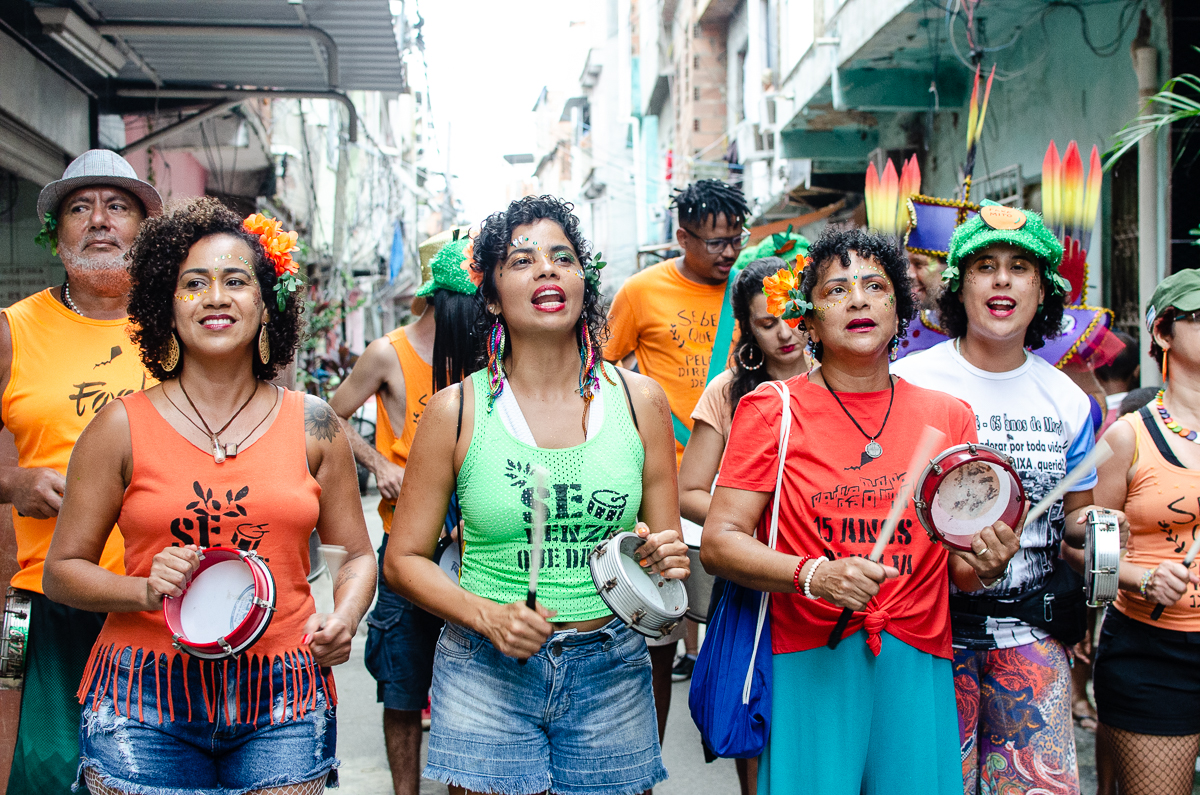 ‘Bless Yourself, It’ll Work Out’ Carnival Parade Through Maré Favelas ...